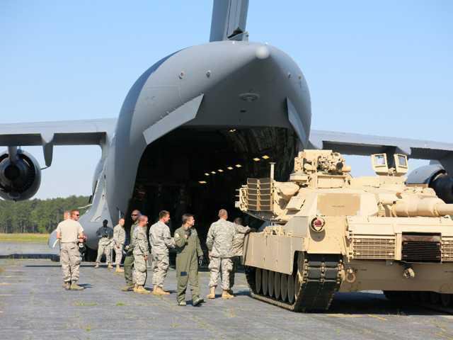 c17 loading tank