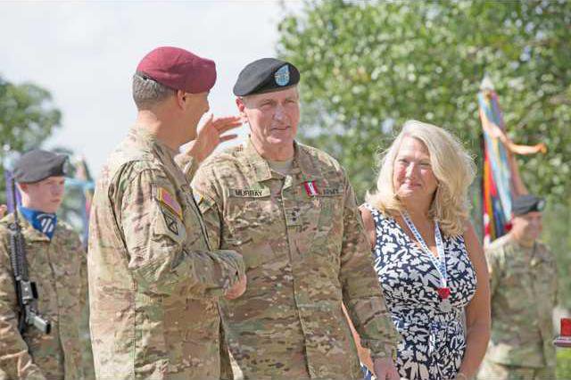 Fort Stewart honors Murrays service - Coastal Courier