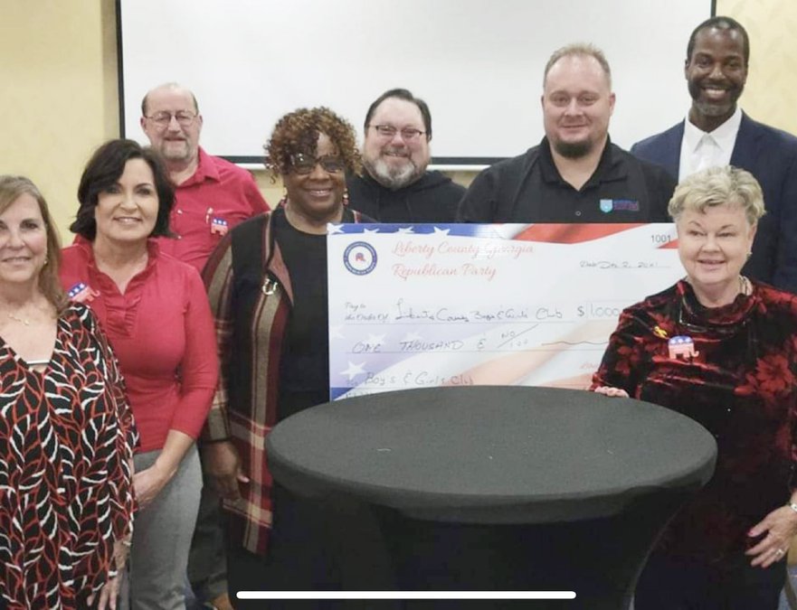 Liberty Republicans give to Boys and Girls Club - Coastal Courier