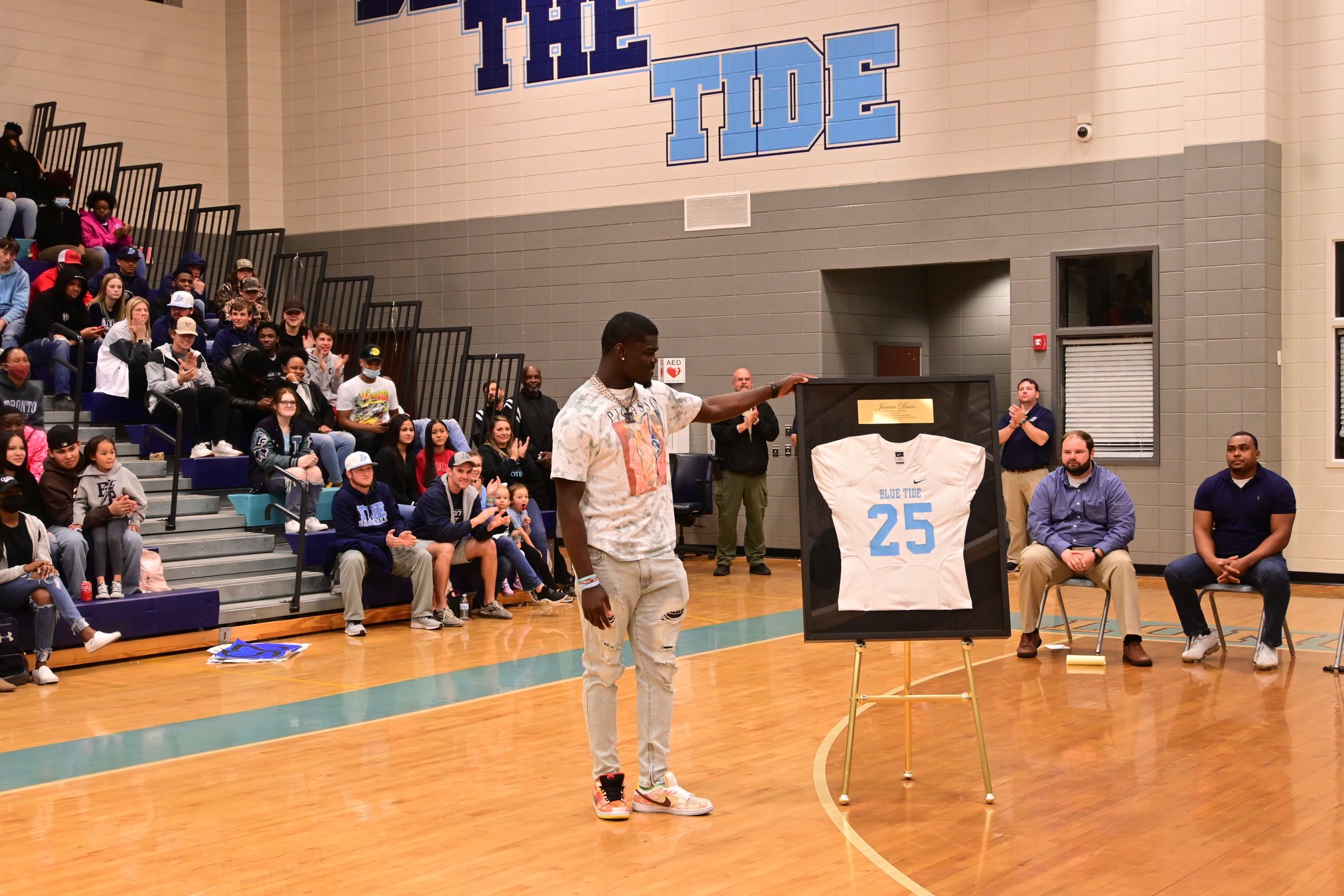 Long County football retires number 25 at Jamin Davis night - Coastal ...