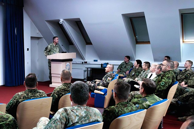 Maj. Gen. Christopher Norrie visits students at Baltic Defence College ...